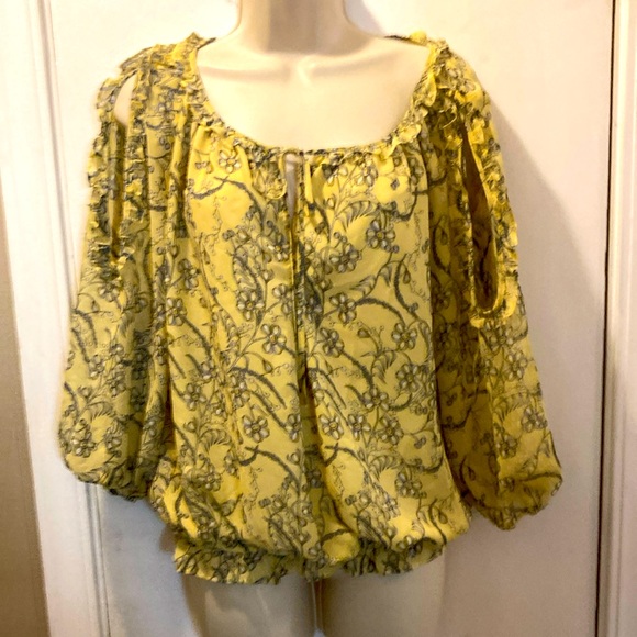 Max Studio | Tops | Max Studio Medium Yellow And Black Ruffled Puff ...